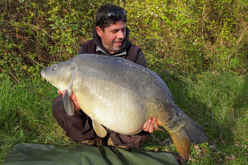 Pêches de la carpe au feeder et au method-feeder : quels avantages ...